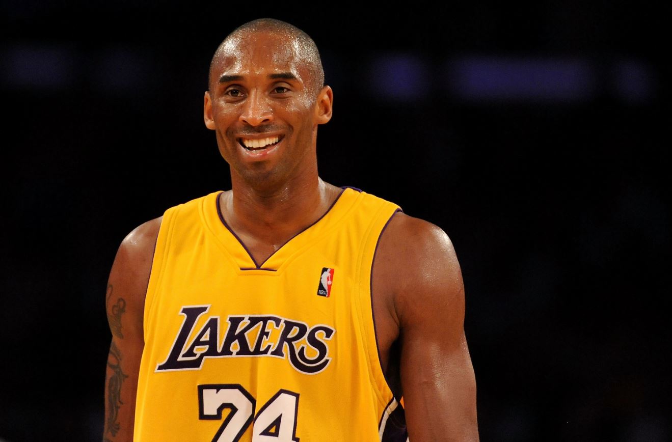 On the Auction Block: Authentic Kobe Bryant Autographed Nike Hyperdunk ...